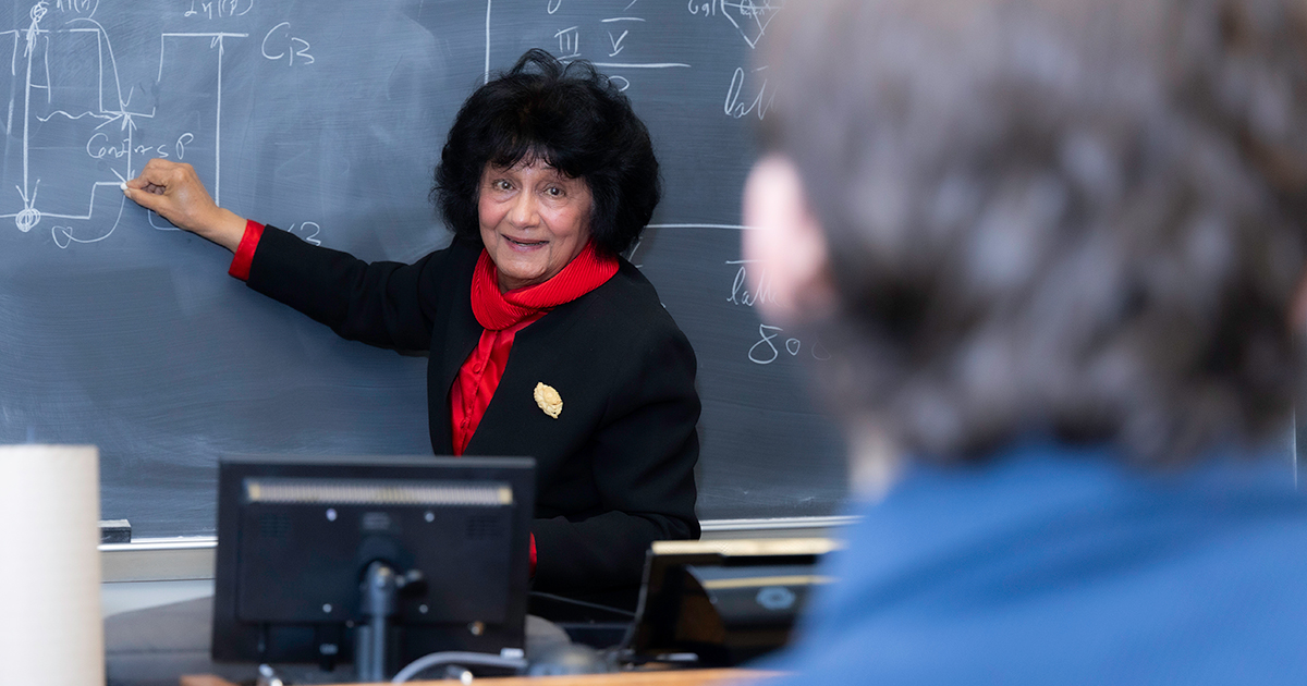 Pioneering Strained Layer Superlattice Technology News And Events Electrical And Computer